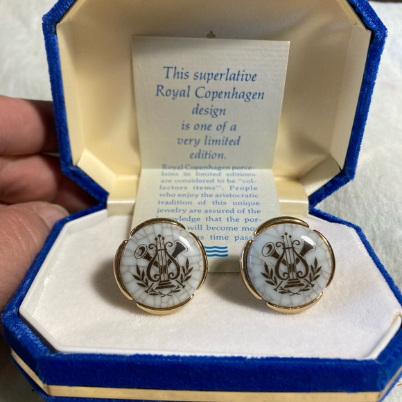 Royal Copenhagen | Accessories | Vintage Royal Copenhagen Horn Lyre ...